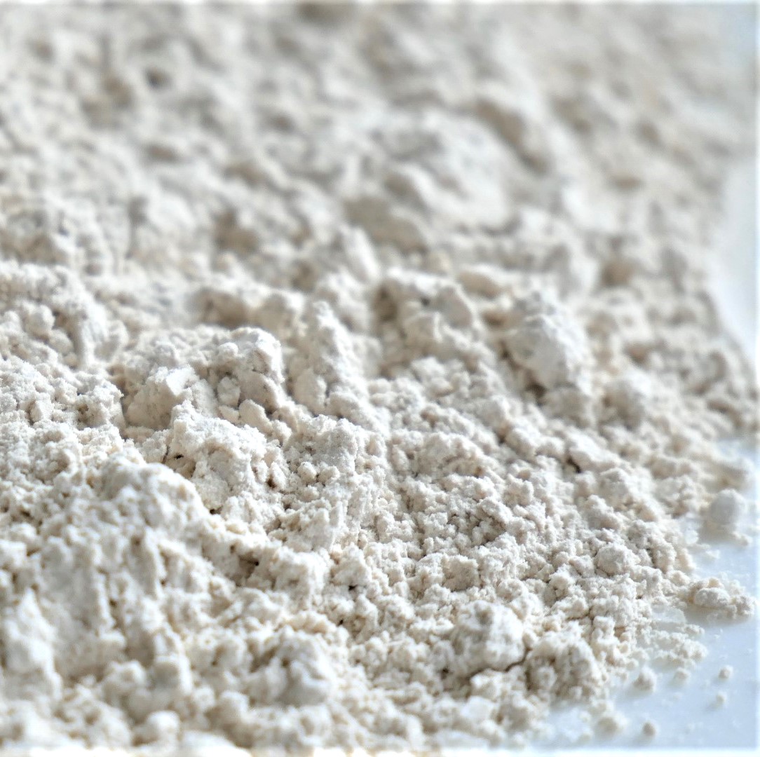 Bentonite Clay Benefits for Teeth and Gums - We Love Organics